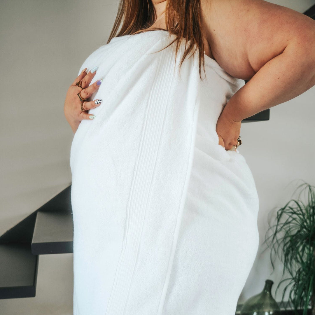 Luxury Extra Large Bath Towel in White - Snag – Snag US